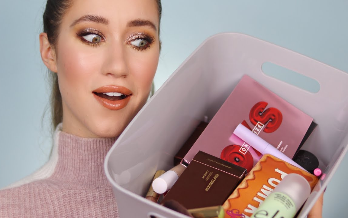 Allie Glines|CC字幕•展示我收到的PR包裹 😱_哔哩哔哩_bilibili