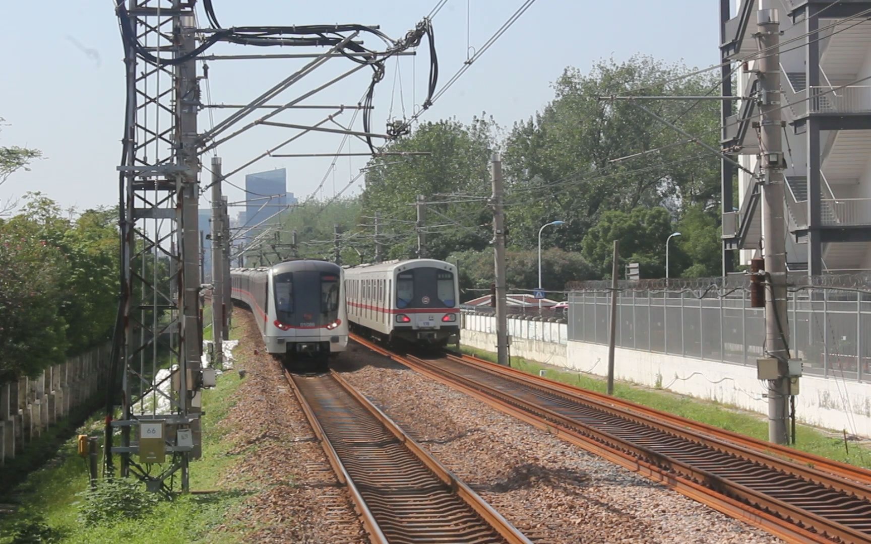 【上海地铁一号线】走过灯泡线的伪二116交汇186_哔哩哔哩_bilibili