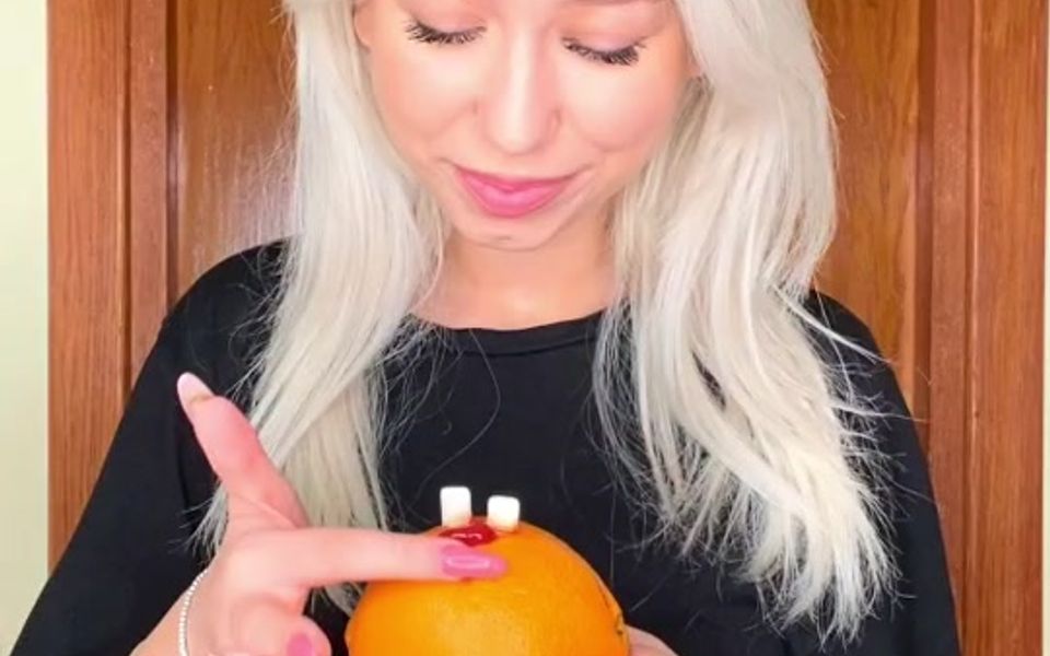 Tooth prank by my girlfriend_哔哩哔哩_bilibili