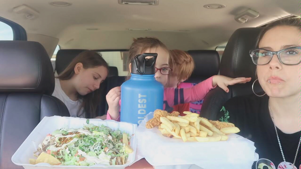 【EATING with the CANDOOS】玉米片 珍珠奶茶 炸鸡 薯条吃播_哔哩哔哩_bilibili