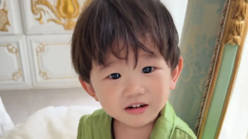 和Doinb一样爱喝益生菌的小金~_哔哩哔哩_bilibili