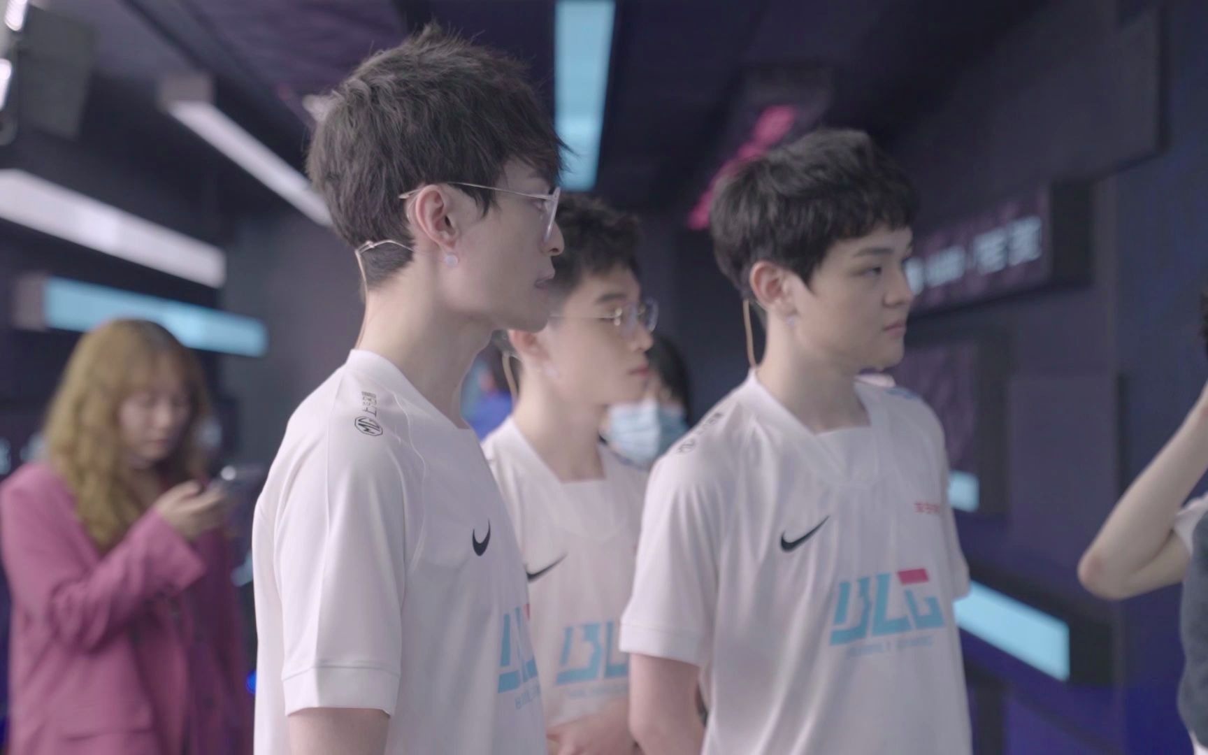 【BLG LOG IN】新赛季选手见面会花絮_哔哩哔哩bilibili_英雄联盟