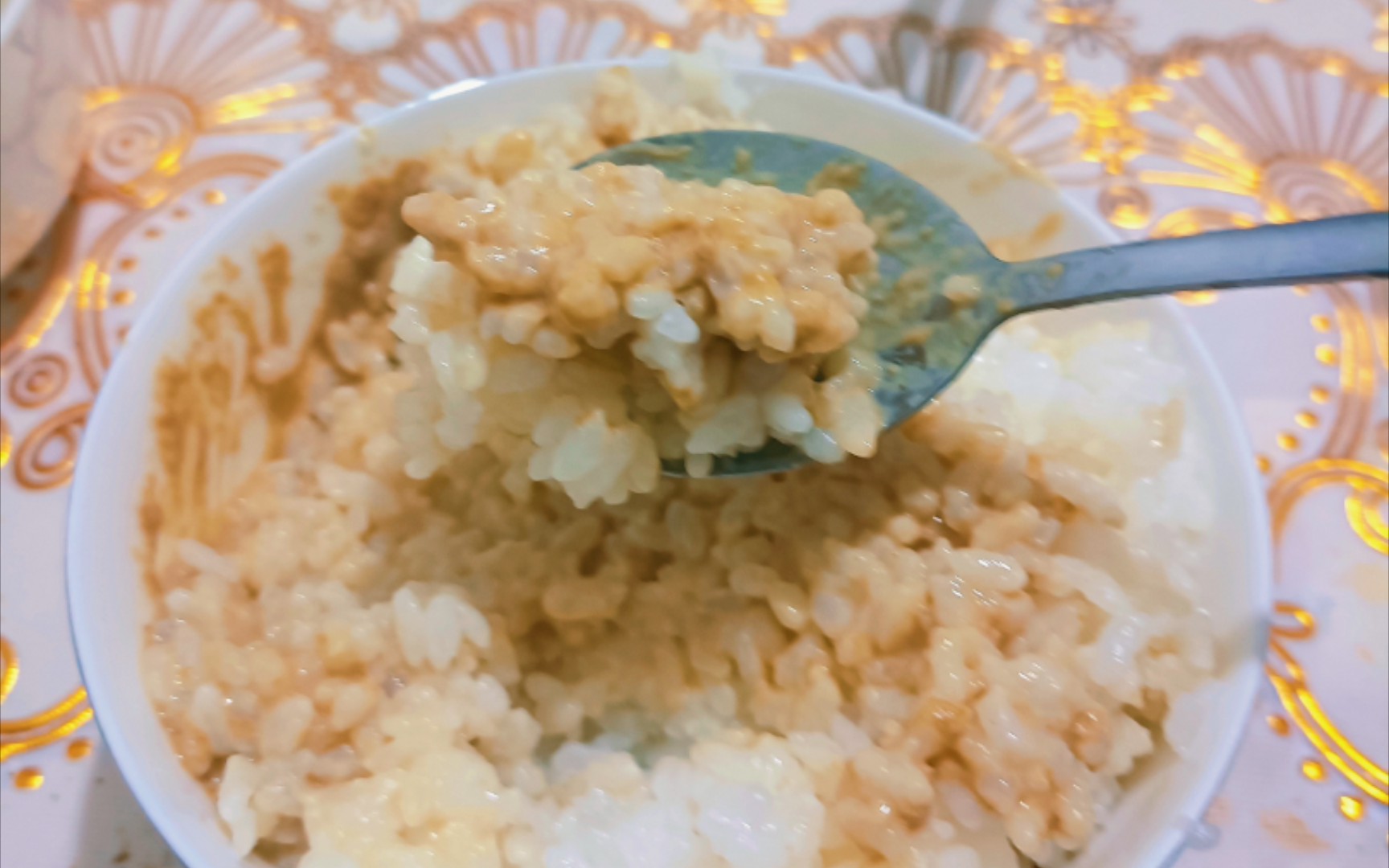 品鉴雪盖饭的高中生（难视）_哔哩哔哩_bilibili