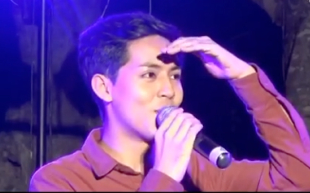 【Pchy】现场版演唱中文歌曲《童话》！小P_哔哩哔哩_bilibili