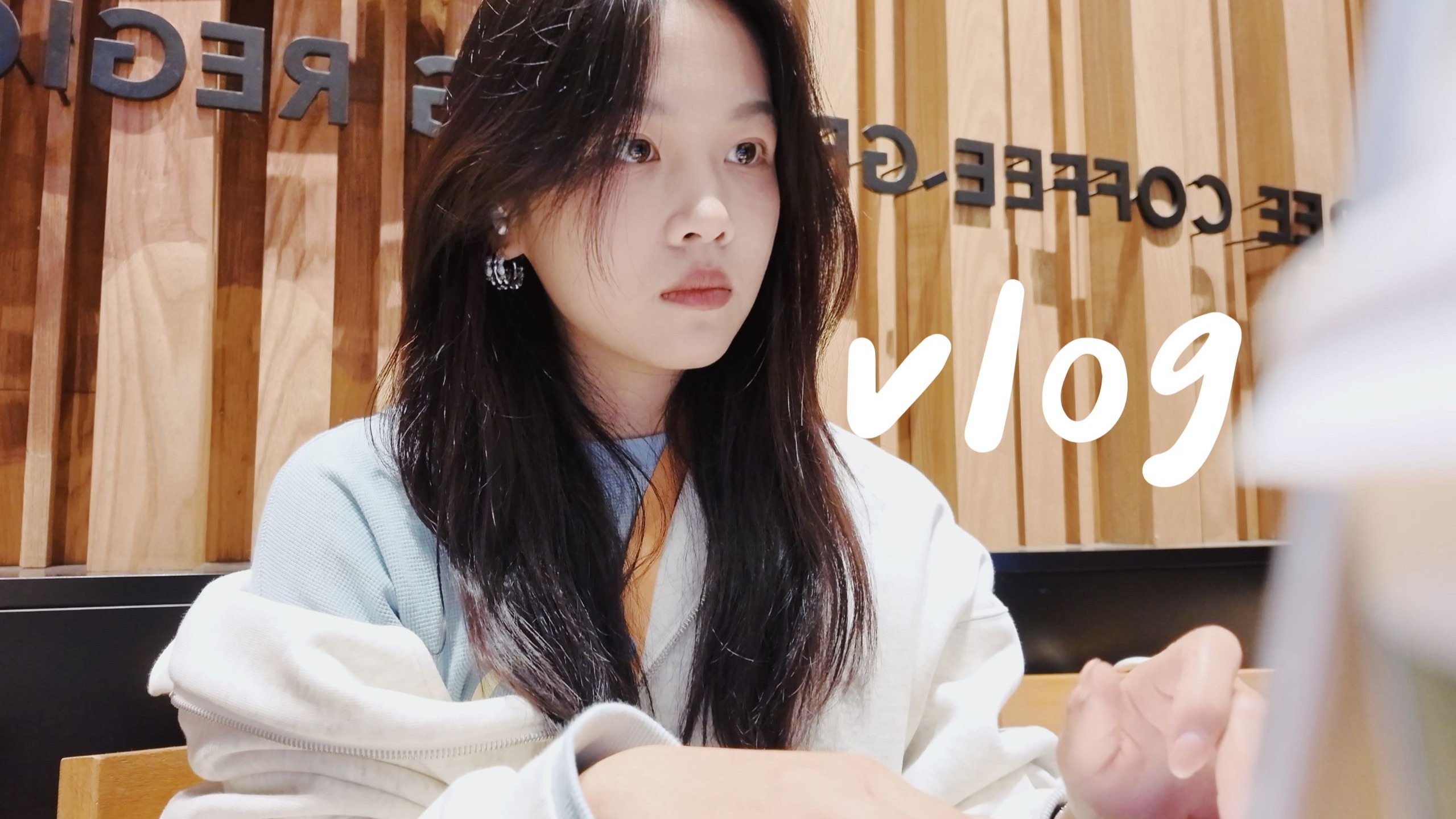 VLOG｜29岁，在上海工作、生活、过冬天｜从魔都写字楼到苏州的晚秋 我的双城生活切片-ItsDani-ItsDani-哔哩哔哩视频