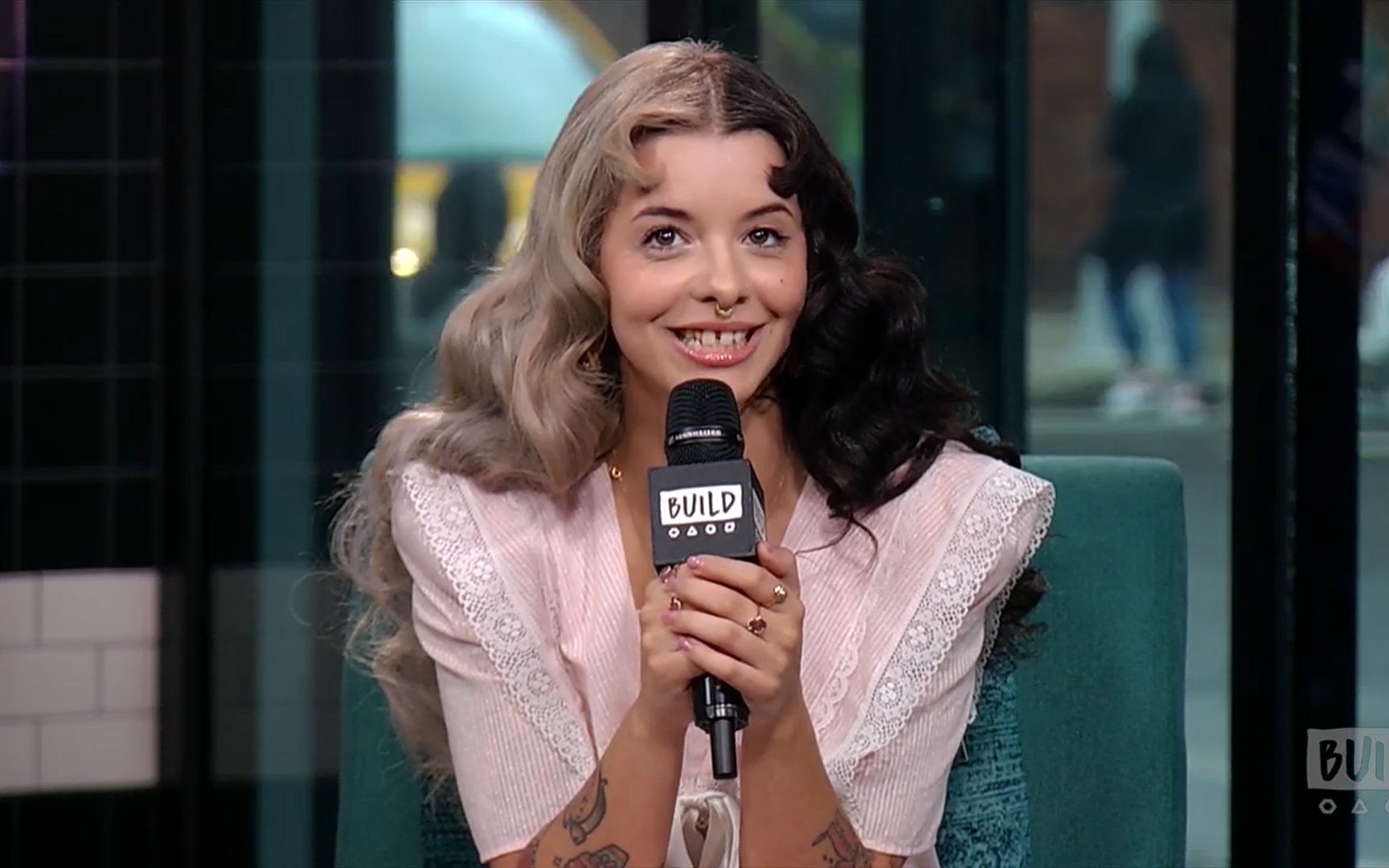 【采访中字】Melanie Martinez电影背后的灵感_哔哩哔哩_bilibili