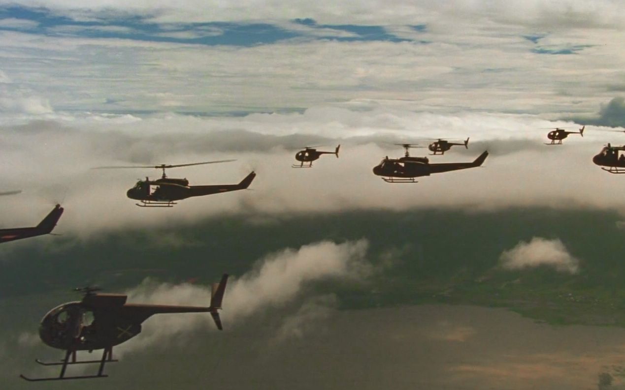 【现代启示录 - 女武神的骑行场景】Apocalypse Now (1979) - 'Ride of the Valkyries' scene ...