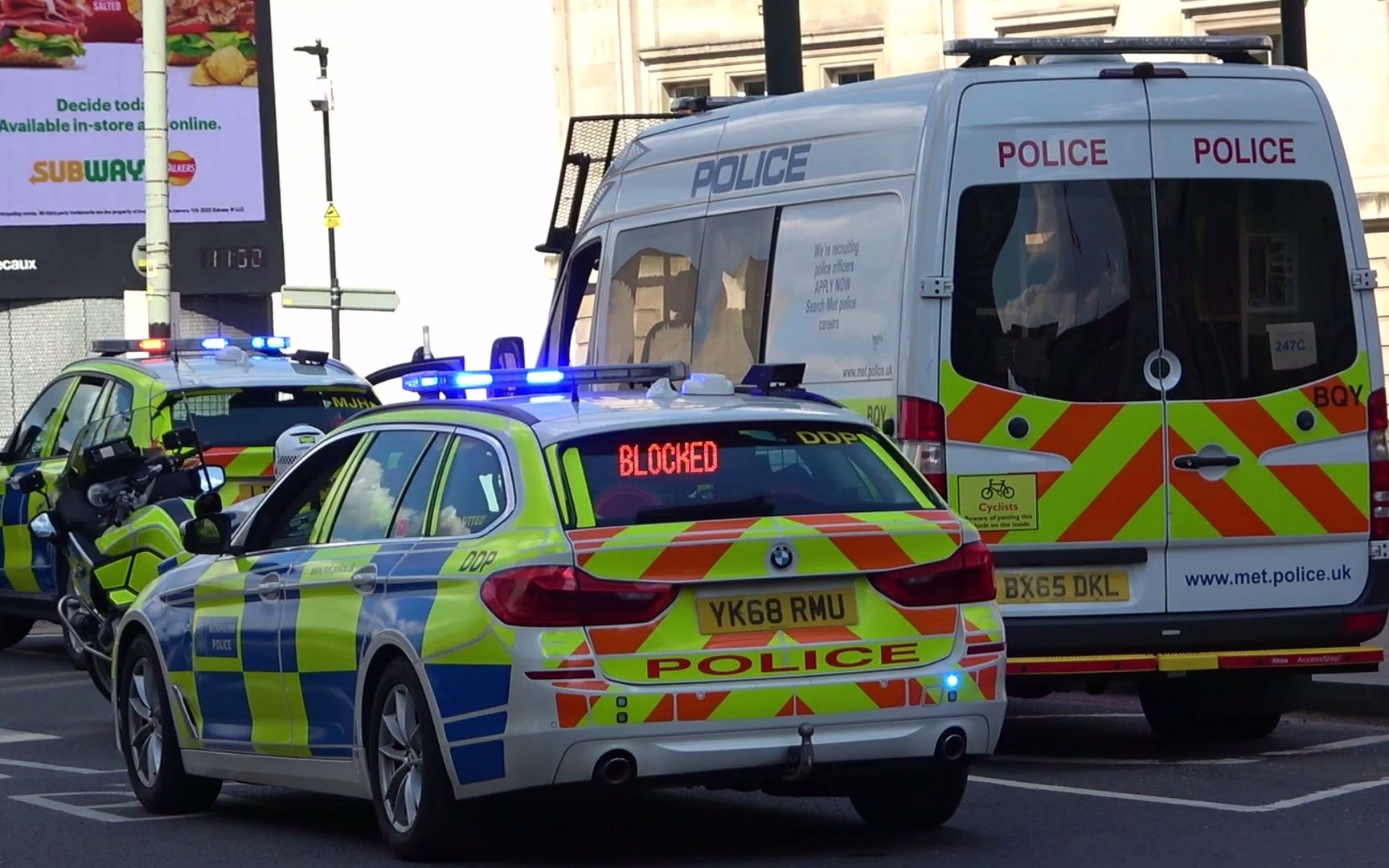 英国大都会警察护送VIP