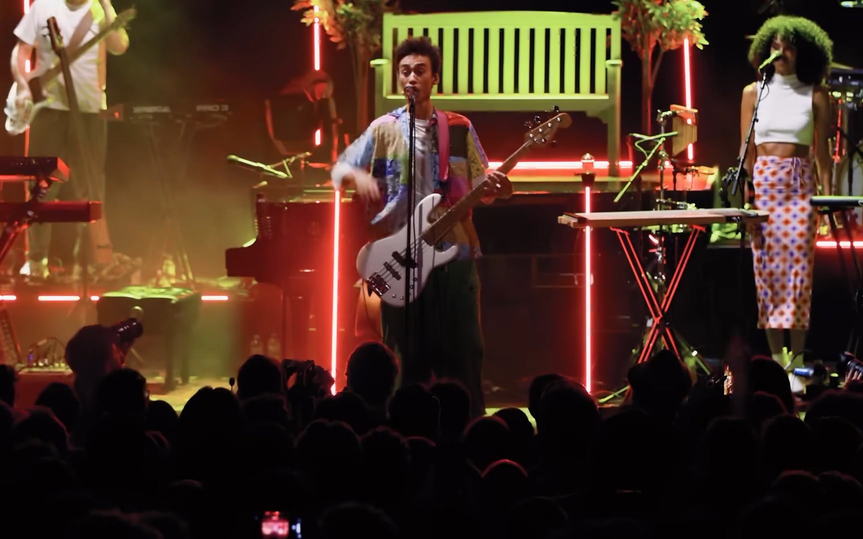 音乐天才Jacob Collier - All I Need with @Mahalia (Live from O2 Academy ...