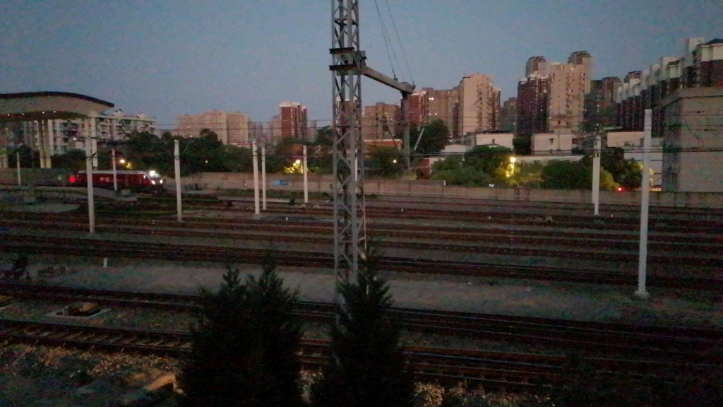 Z38次列车的车底进武昌站_哔哩哔哩_bilibili