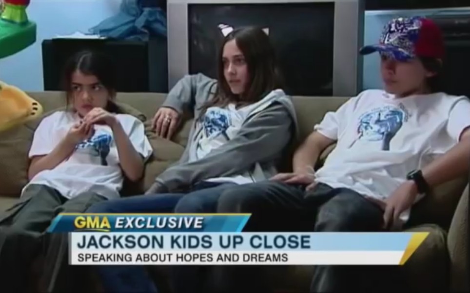 MJ去世两年后三个孩子和母亲的采访_哔哩哔哩_bilibili