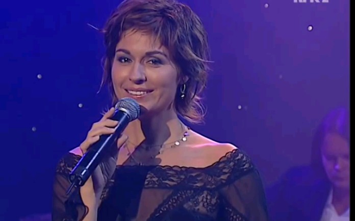 SISSEL：Sissel最新歌曲《Free》原声版本-bili_16679799450-AAA-哔哩哔哩视频