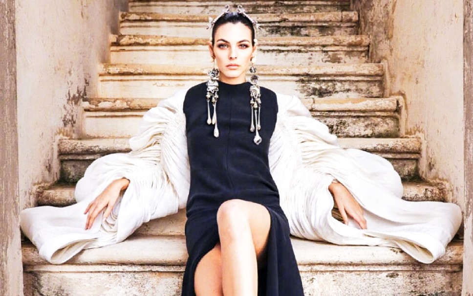 【vittoria ceretti】超模界的姬圈扛把子 直男直女都为之倾倒! 盛世美颜脱脱秀场合集_哔哩哔哩_bilibili