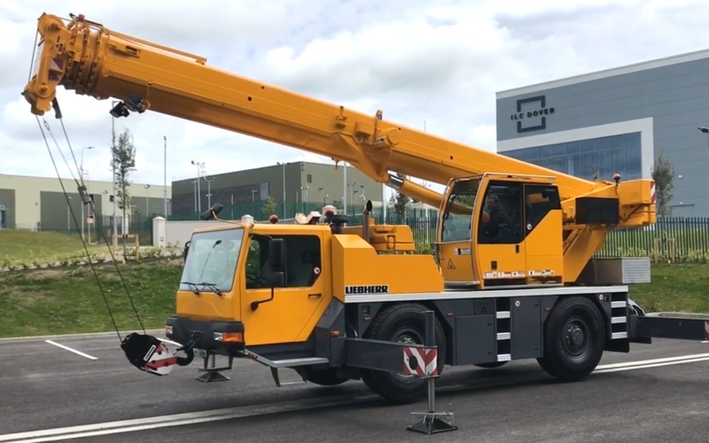 利勃海尔 Liebherr LTM1040-2.1 轮式起重机 - 视频下载 Video Downloader