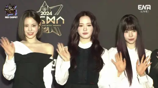 KGMA红毯：NiziU_哔哩哔哩_bilibili