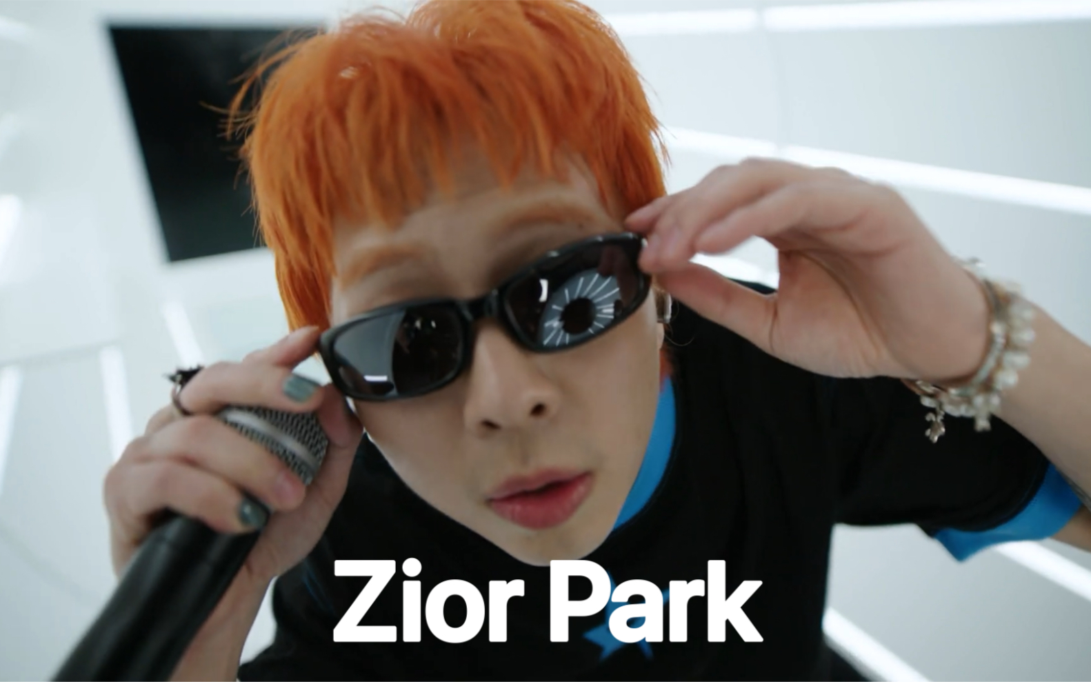 【中字】Zior Park - CHRISTIAN [MV] 值得一看的艺术家的作品