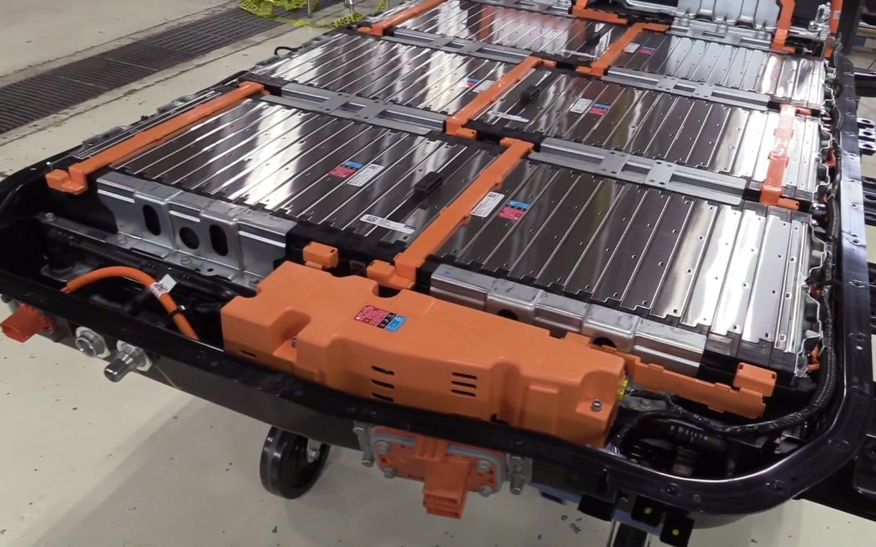 Chevrolet Bolt Battery Disassembly_哔哩哔哩_bilibili
