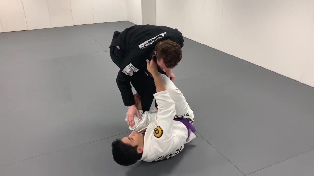 The Under-Hook De La Riva Guide (Andy Murasaki)_哔哩哔哩_bilibili