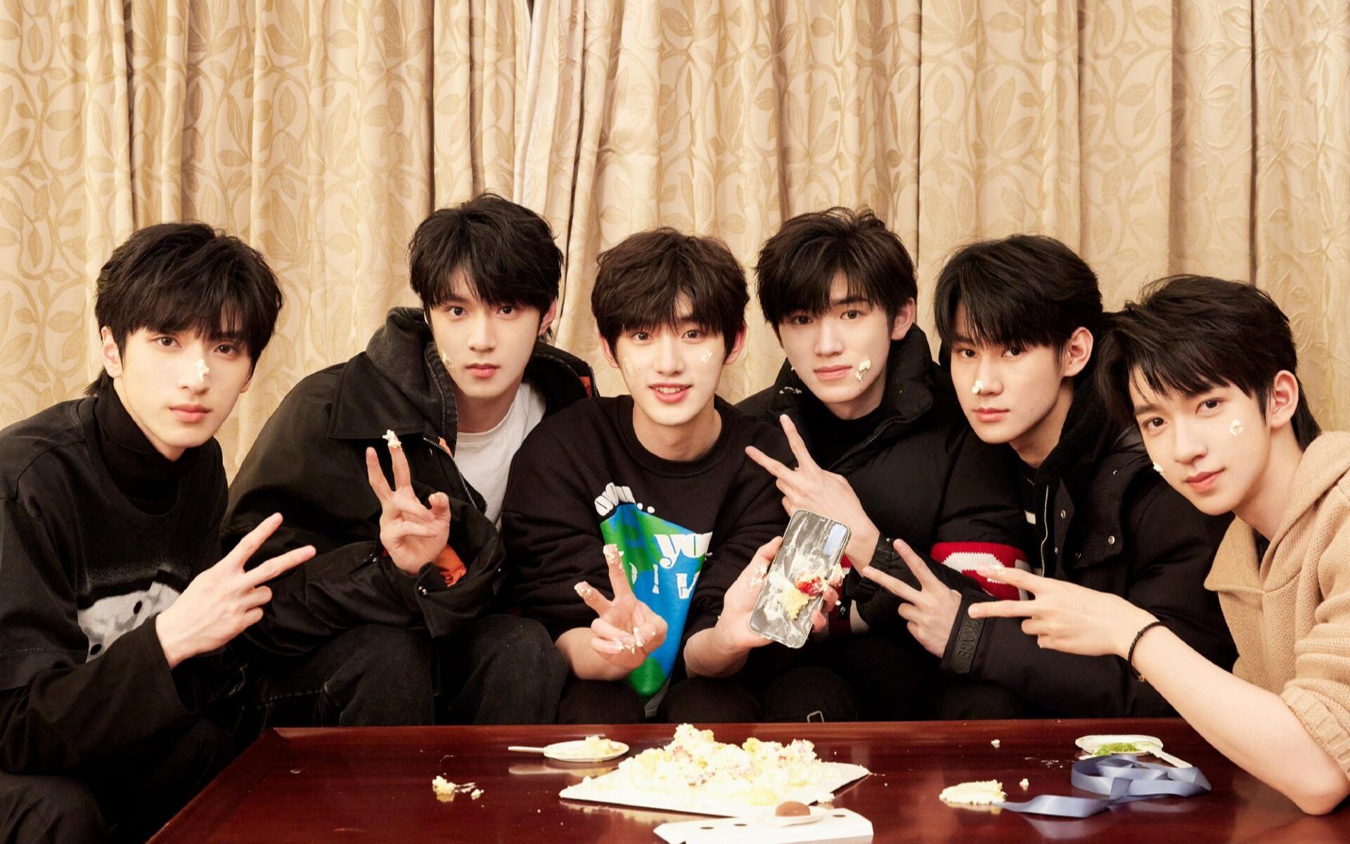 【时代少年团练习室reaction】按时间顺序看大家这三年来都进步了 但有的人进步很明显 舞蹈实力开始有很大差距了_哔哩哔哩_bilibili