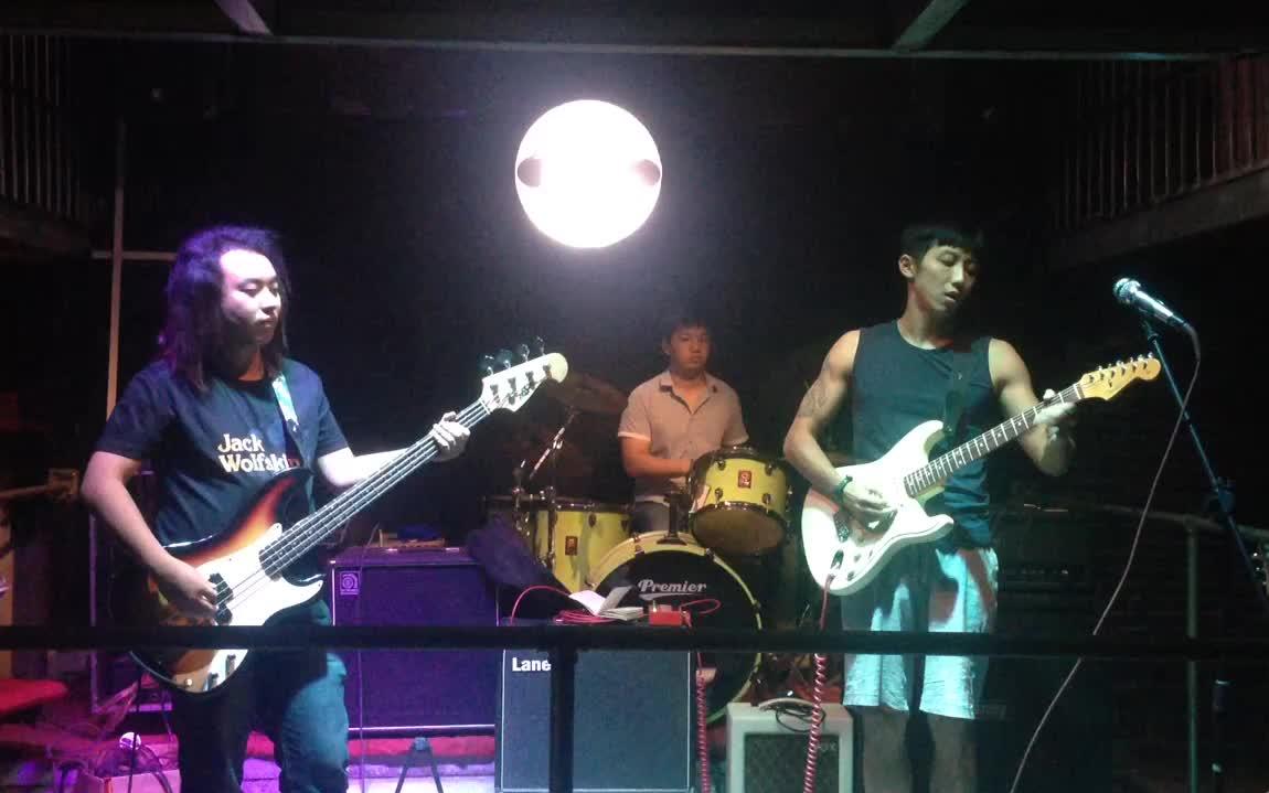 【Scuttle Buttin】 by 中间号乐队_哔哩哔哩_bilibili