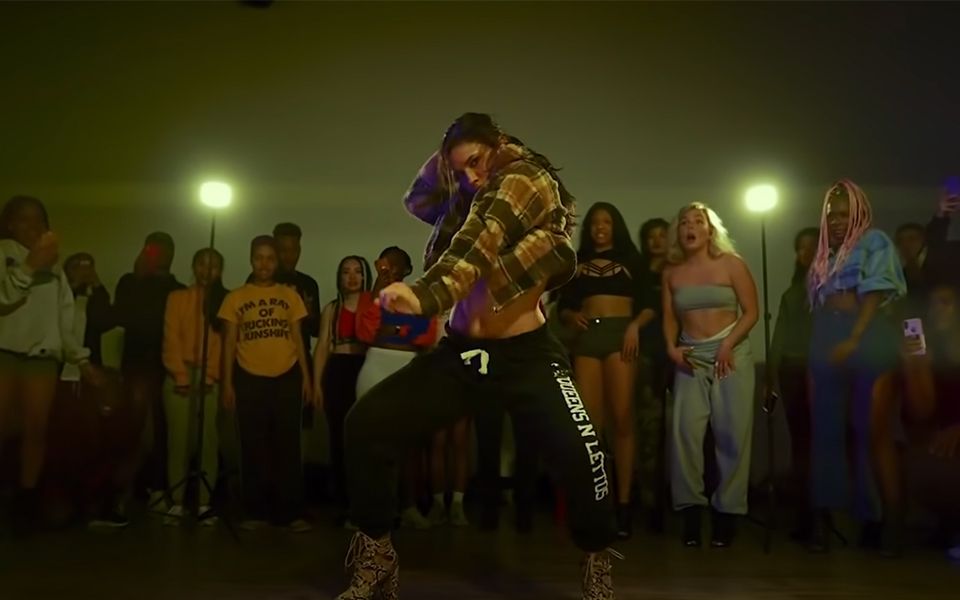 Jade Chynoweth - "Baby Shark" | Aliya Janell Choreography_哔哩哔哩_bilibili