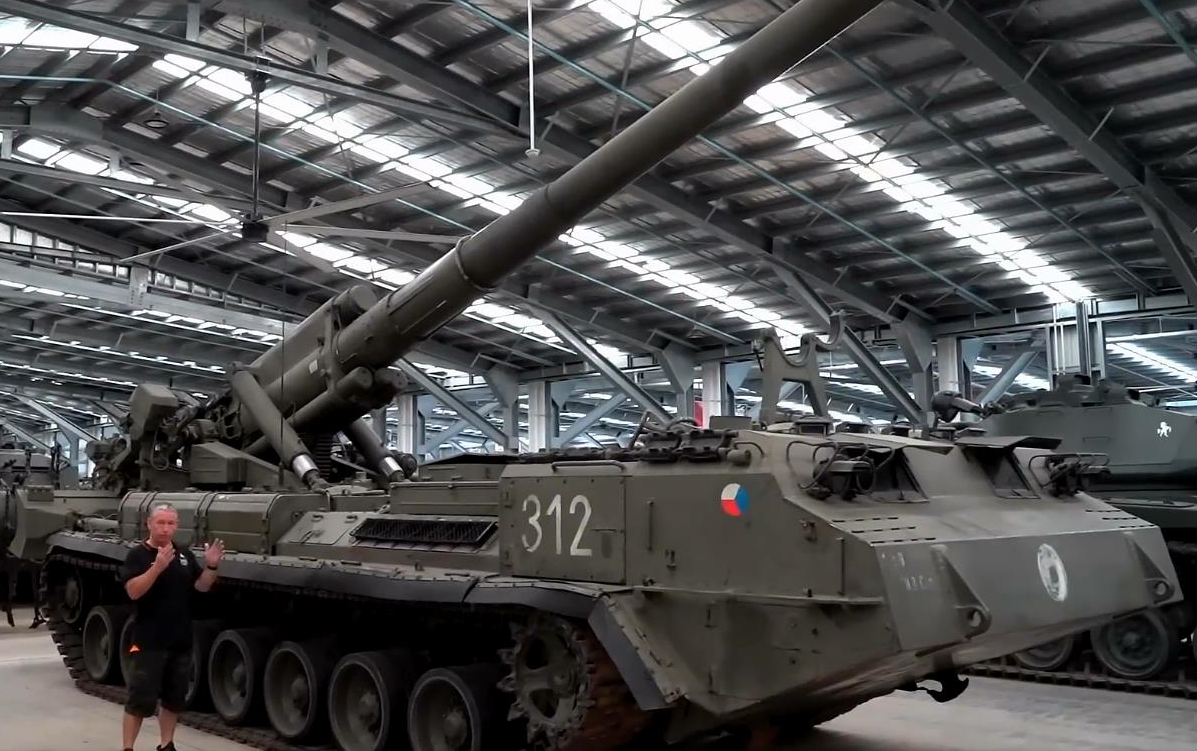 【澳大利亚装甲炮兵博物馆】拆楼神器 - 2S7式“芍药”自行火炮（203毫米）（捷克陆军）（2023/1）-艾利西亚-梅露姬奥特-艾利西亚-梅 ...