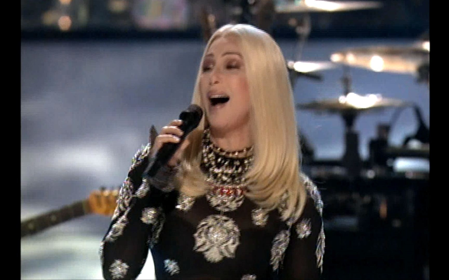 【全场起立致敬】Cher - Believe (Live Divas 2003)_哔哩哔哩_bilibili