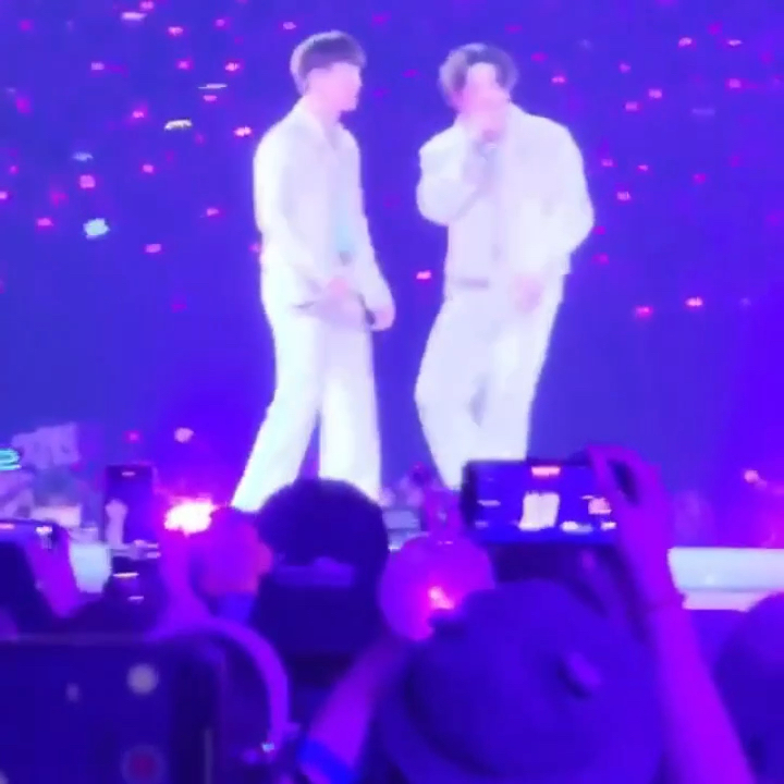 BTS PERMISSION TO DANCE ON STAGE - LAS VEGAS Day3 国旻合影 [给心心][给心心][给心心 ...
