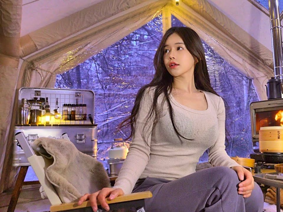 ️雪山上的热气帐篷 | 番茄料理和蒜香百吉饼-쏘베리Ssoberry-쏘베리Ssoberry-哔哩哔哩视频