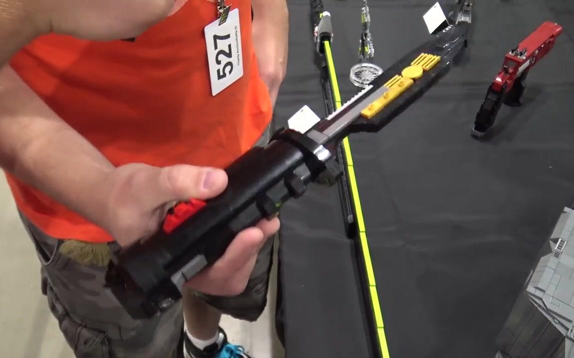 用乐高做出来的泰坦陨落2 SERE工具组-LEGO Titanfall 2 SERE Kit Pistol and Knife_哔哩哔哩 ...