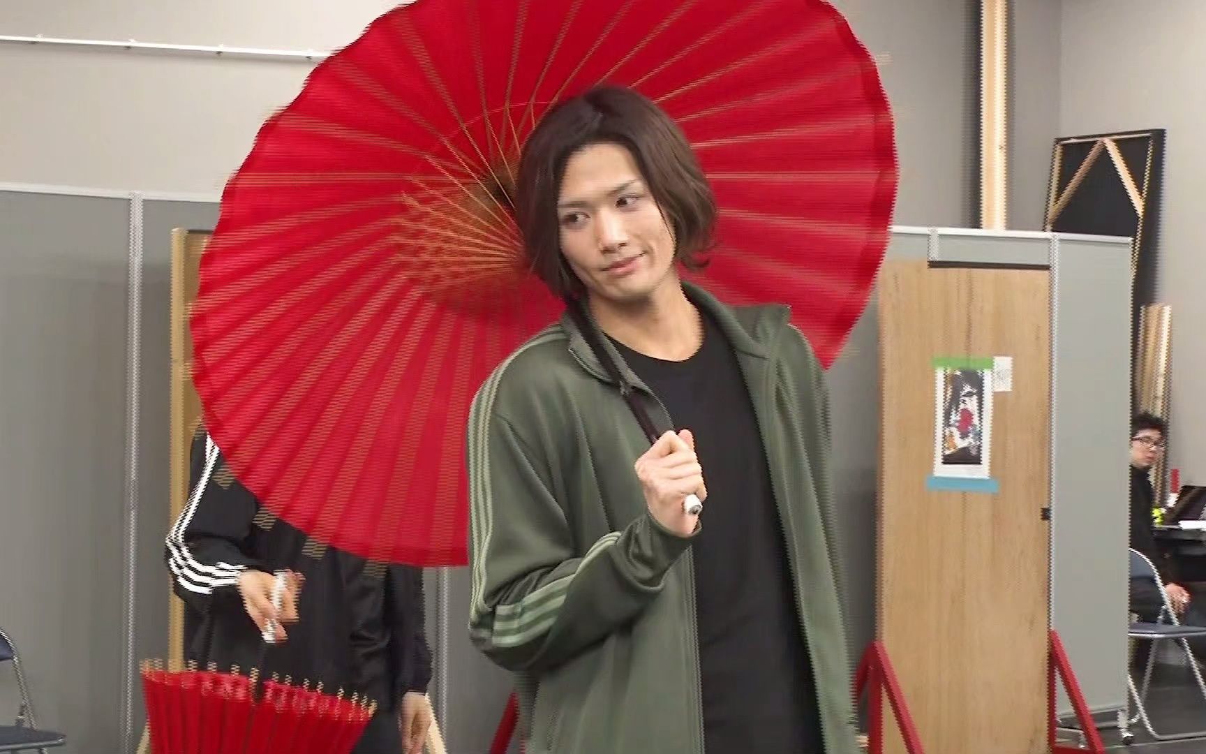 【MANKAI STAGE】～AUTUMN 2020～后台CUT 伞与万里 从美女到恐吓_哔哩哔哩_bilibili