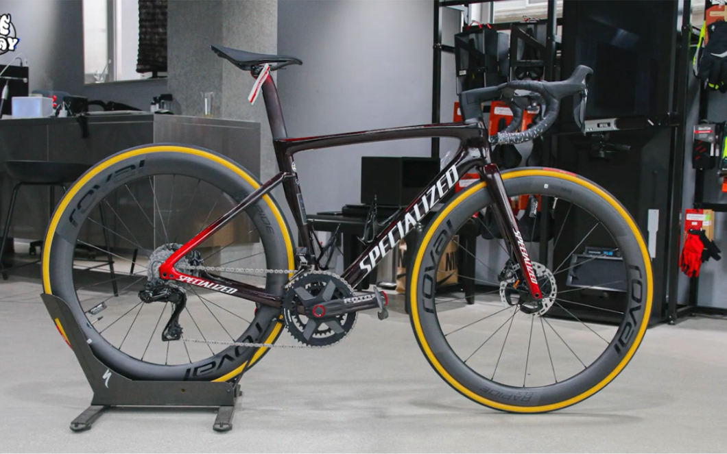 闪电Specialized S-Works Tarmac SL7装车视频_哔哩哔哩_bilibili