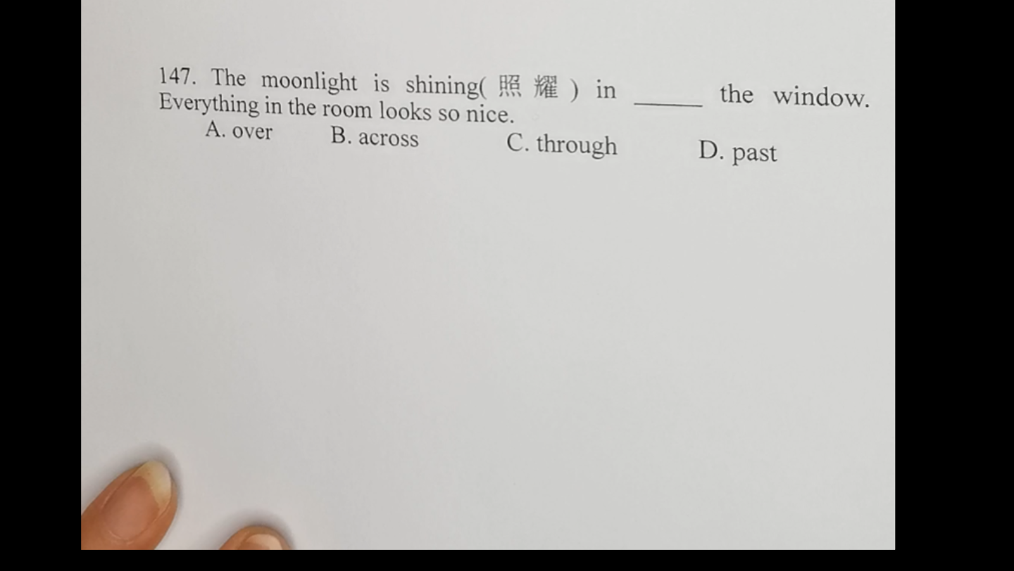 初中英语解题技巧147--over, across, through, past的区别和用法。_哔哩哔哩_bilibili