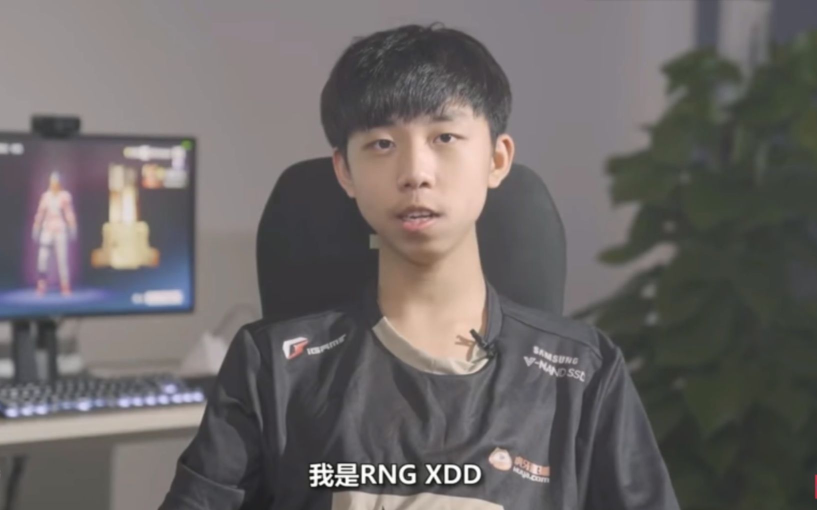 【XDD】直播眼神乱飘？透视外挂分屏？看完就知道！XDD直播一周年记录短片！_哔哩哔哩_bilibili