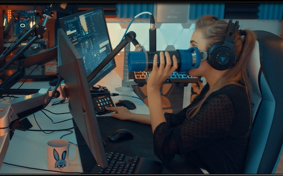 【Danucd】Danucd小姐姐6倍7628杀吃鸡，很活泼很可爱的国外主播小姐姐Danucd。 - 视频下载 Video Downloader