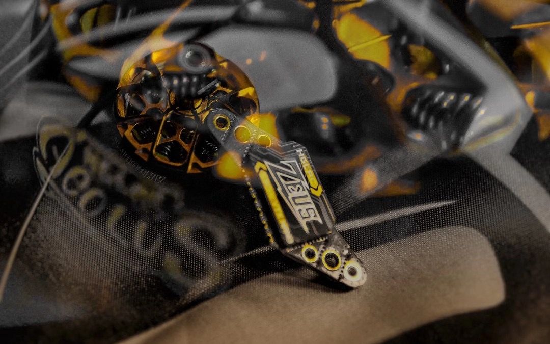 【Miller FPV】 化骨龙HGLRC Zeus Nano图传——史上最小带麦克风的图传_哔哩哔哩_bilibili
