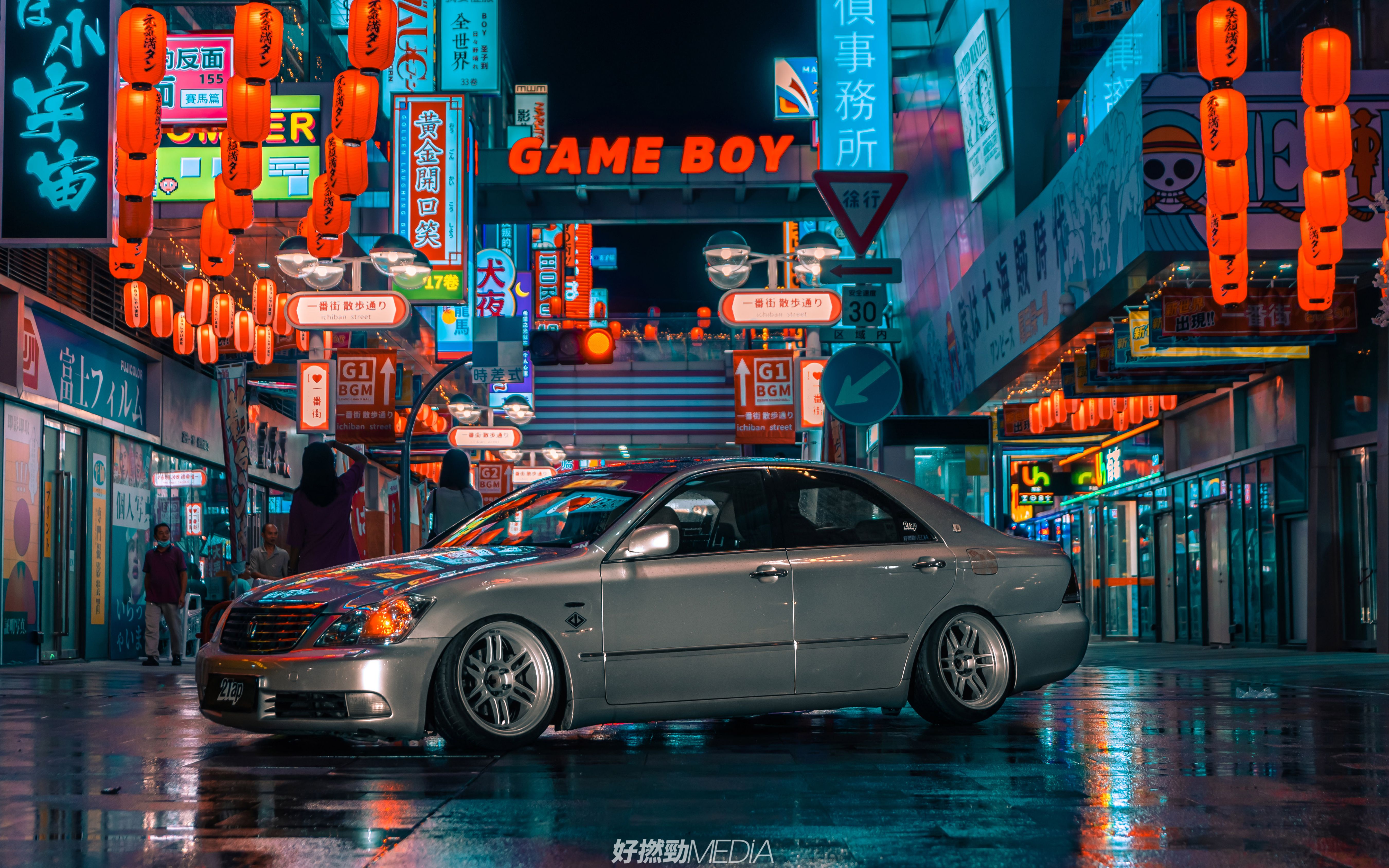 一番街の首發 Toyota Crown 12th『好撚勁MEDIA』_哔哩哔哩_bilibili