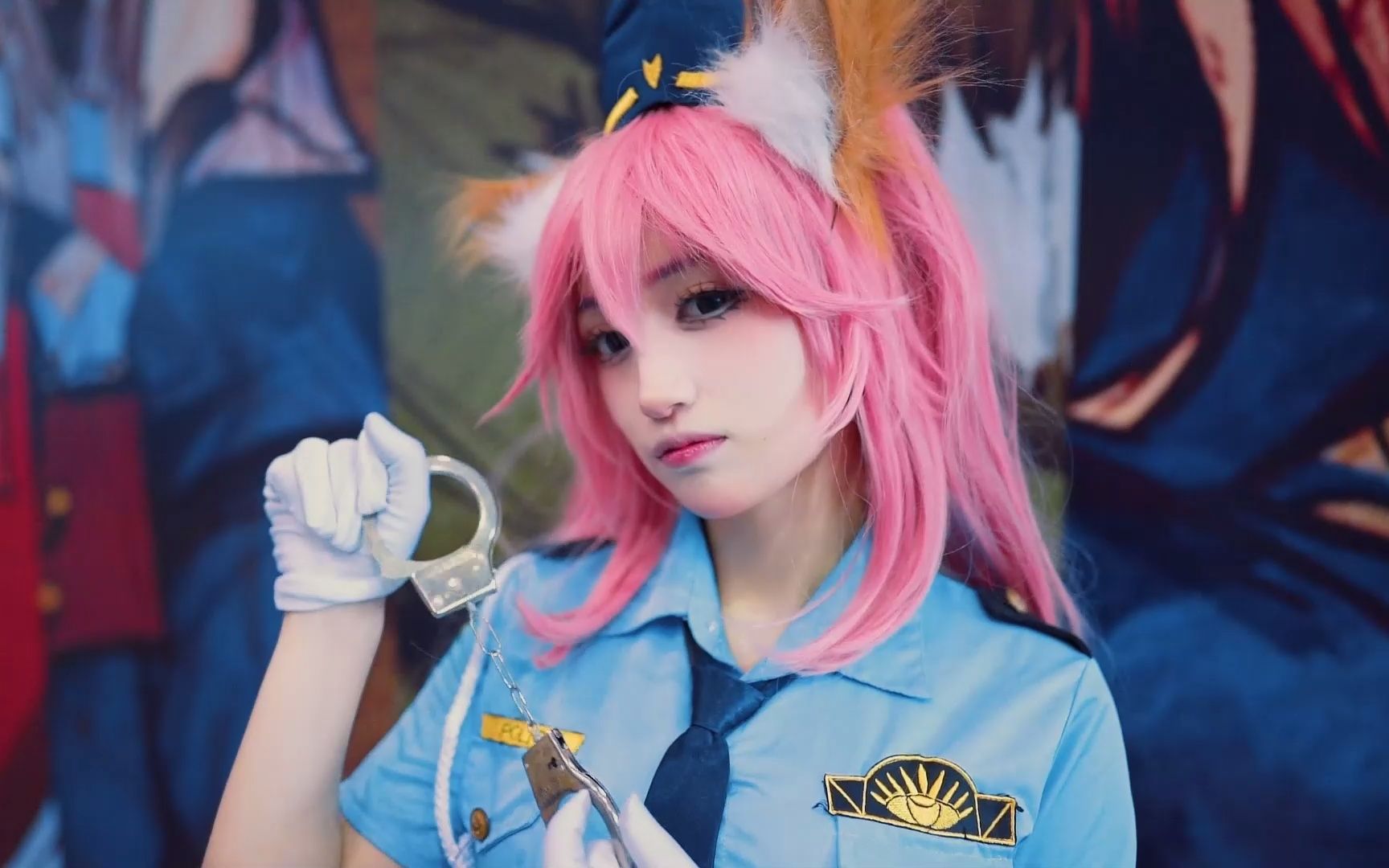 请问这个cos狐狸得coser是不是叫做有容？_哔哩哔哩_bilibili