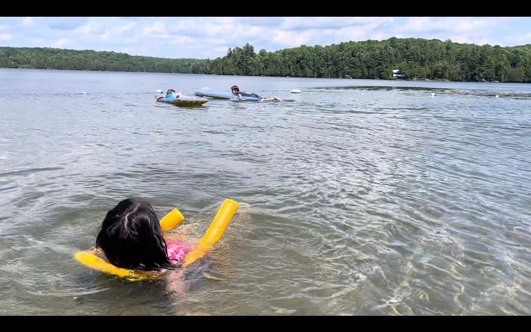 魁北克天然湖泊Meech Lake一游。20220806加乐美出国_哔哩哔哩_bilibili