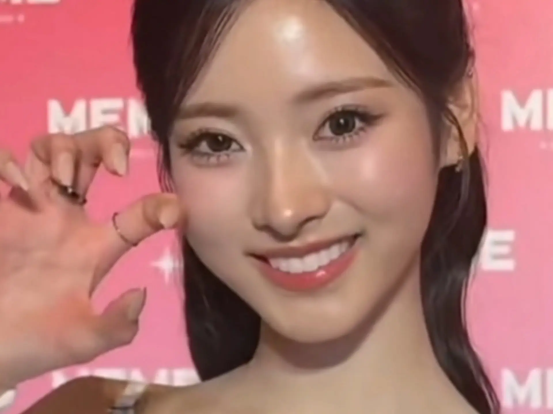 这才叫原图直出啊！ViVi更新MEOVV全员快拍_哔哩哔哩_bilibili