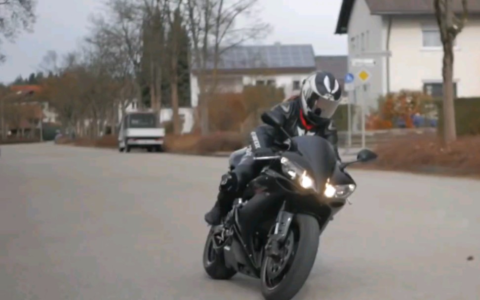 骑R1的女骑士_哔哩哔哩_bilibili