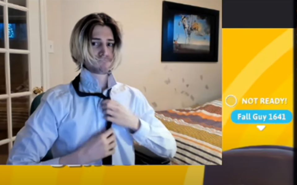 【中字】又整新活！xqc为接受采访临时学打领带，还穿一身帅气正装_哔哩哔哩 (゜-゜)つロ 干杯~-bilibili