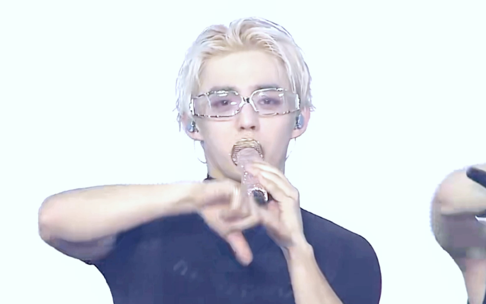 SEVENTEEN '_WORLD' Official MV-头雀爱咕咕-svt神-哔哩哔哩视频