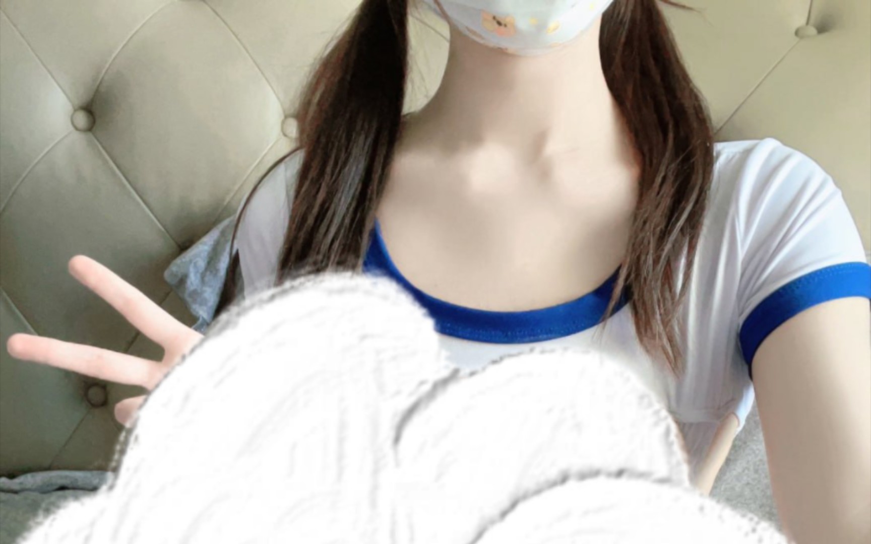 [tuzaibaby] 小姐姐超级喜欢出门 也喜欢自拍 - 视频下载 Video Downloader