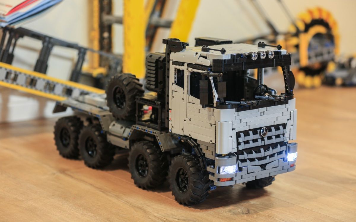 [MOC] 1:10 达喀尔拉力赛 救援卡车 Arocs 4663 8X8_哔哩哔哩_bilibili