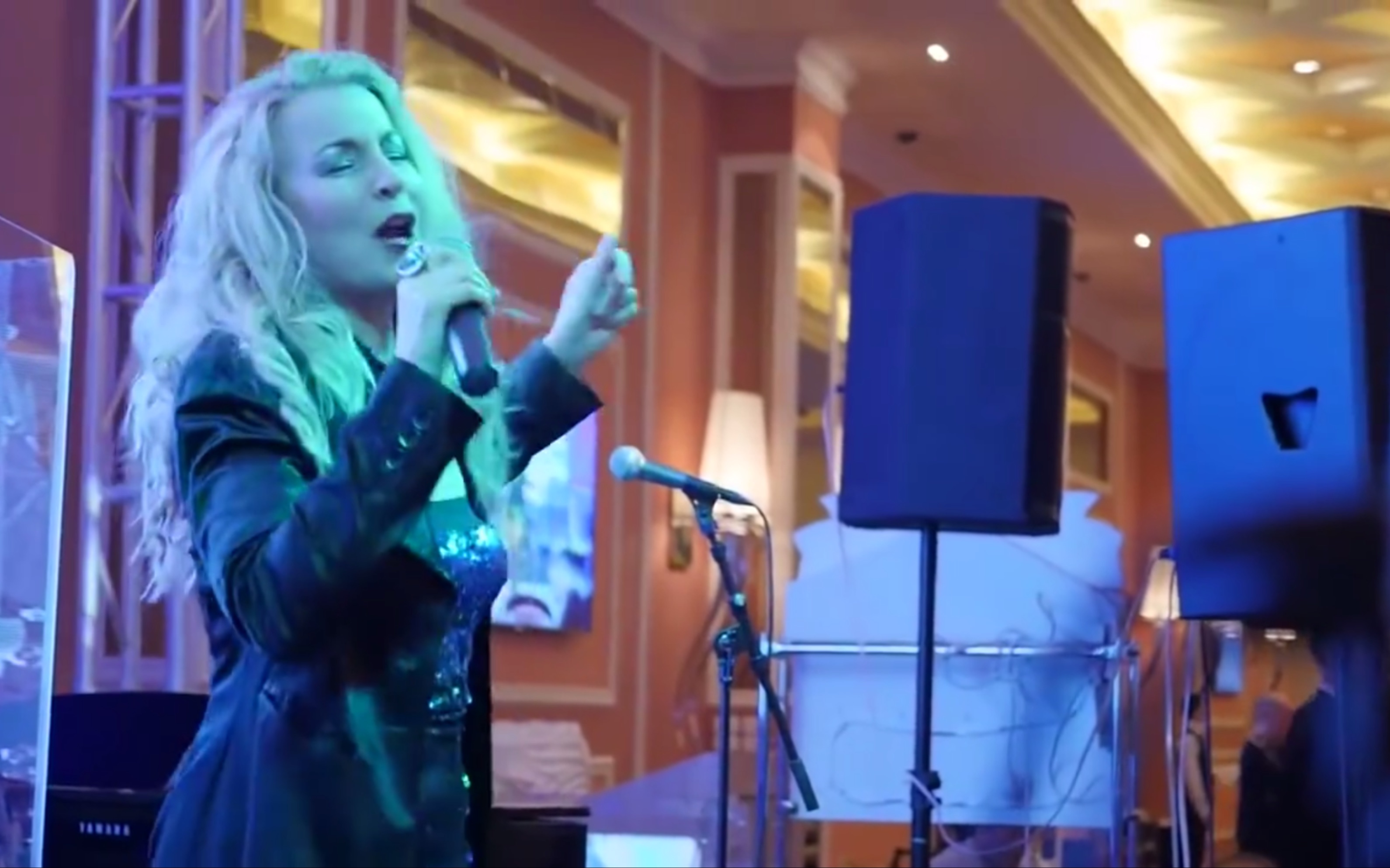 八十年代荷东迪斯科_Lian Ross莲·露丝_“You're my heart, you're my soul”2015_哔哩哔哩_bilibili