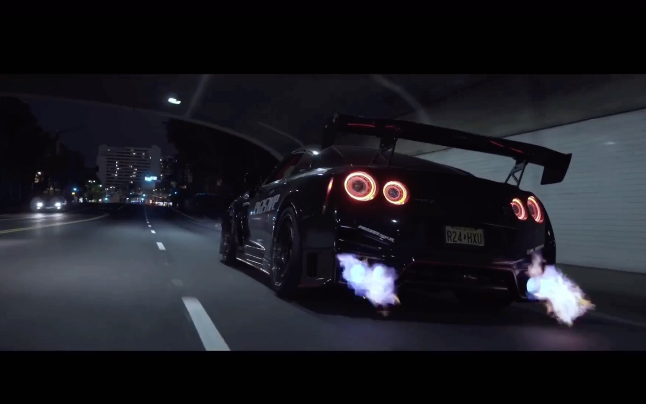 【全程高燃/GTR混剪】请戴上耳机 让我们走近GTR的世界 白昼骑士 黑夜恶魔 享受这场视听盛宴吧～_哔哩哔哩_bilibili